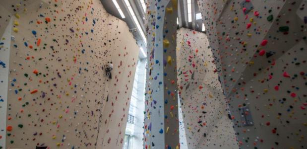 Grootste klimhal ter wereld geopend | Bergwijzer